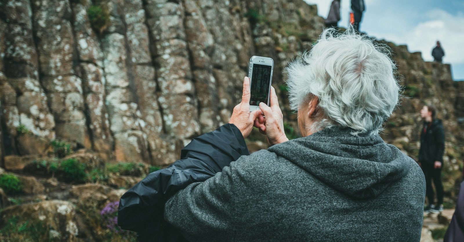 Mobilabonnemang pensionär → Hitta rabatter för seniorer